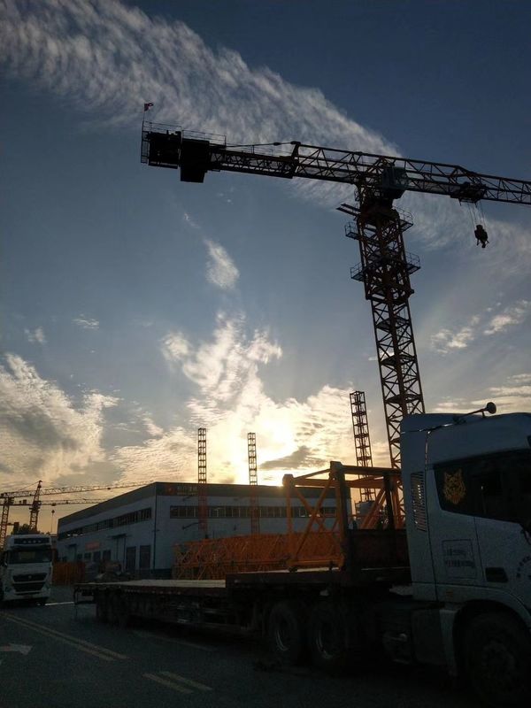 10ton PT6015 Flat Top Tower Crane 1.6*3m Split Mast with Fixing Angle ...