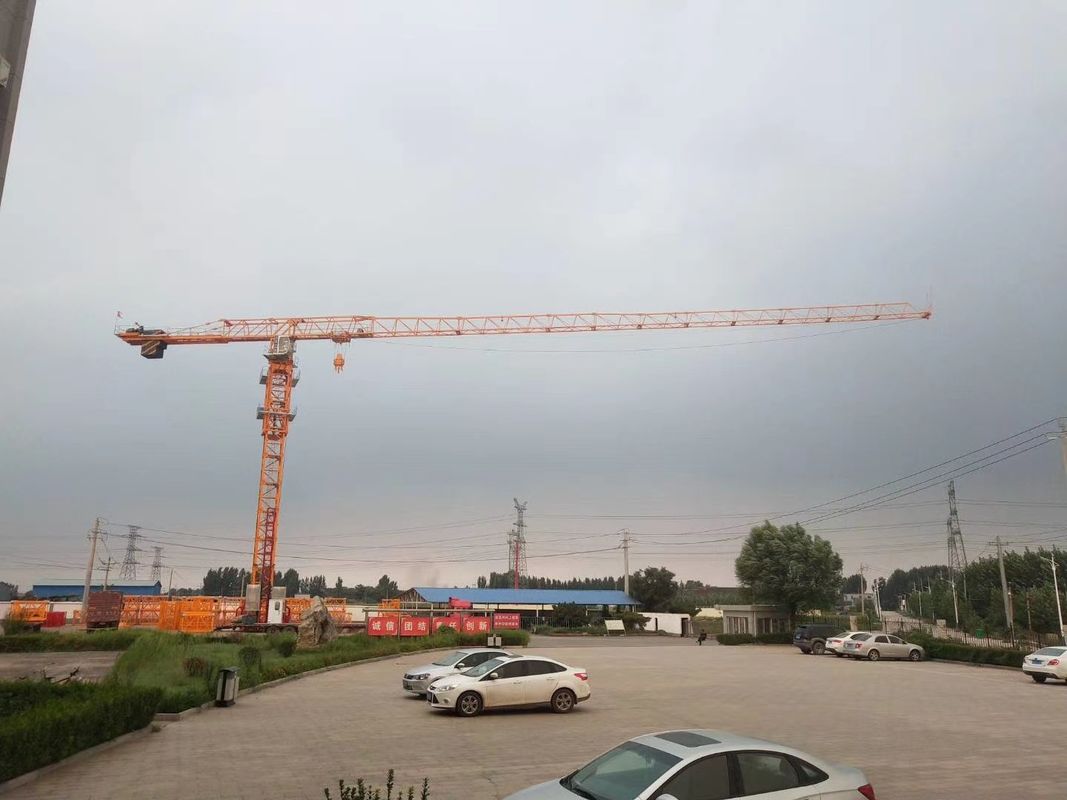 Building 8 Tons 60m Flat Top Tower Crane PLC Control 1.6*1.6*3m Mast